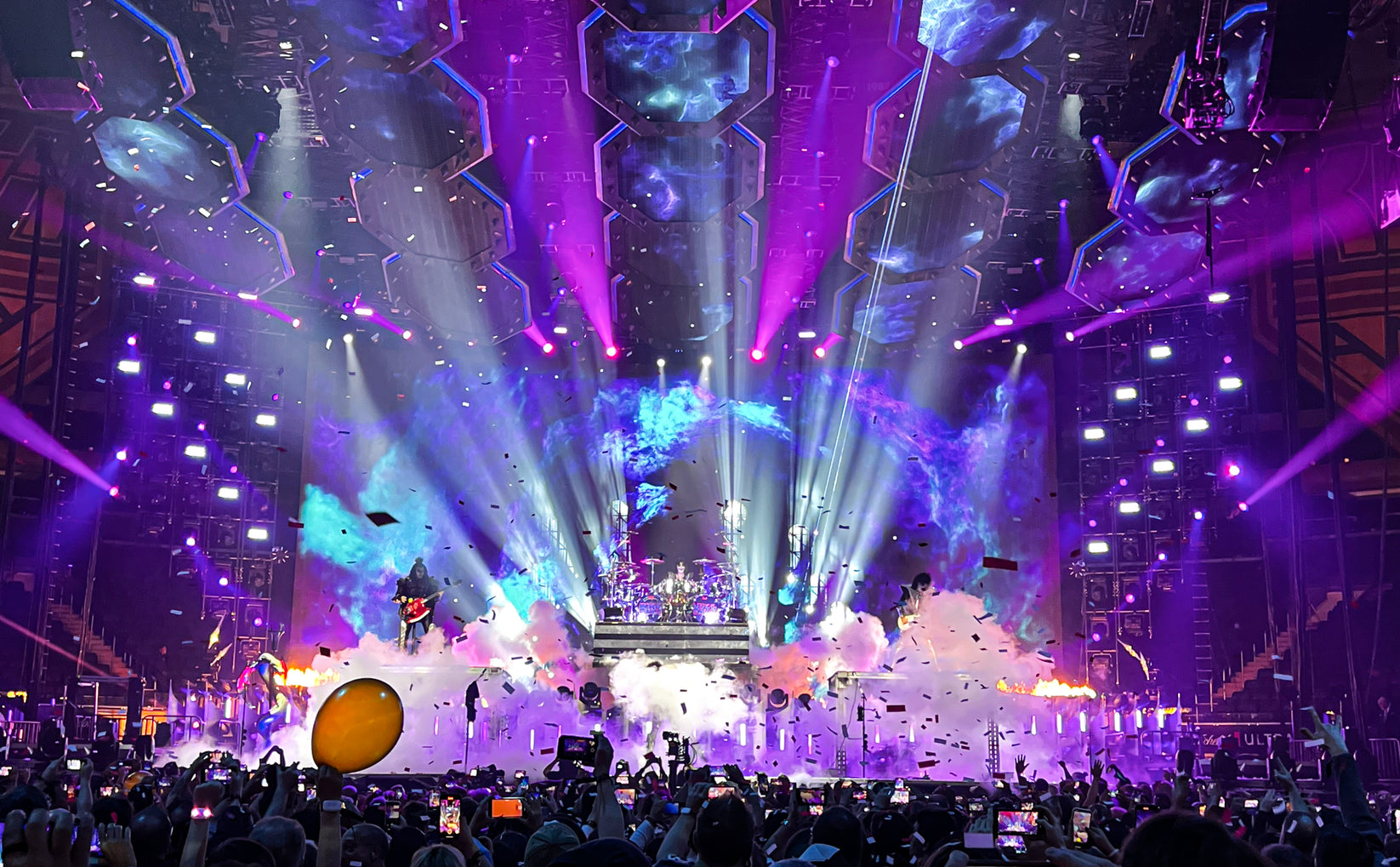 Kiss, Final Show, End of the Road Tour | Moment factory – Moment Factory