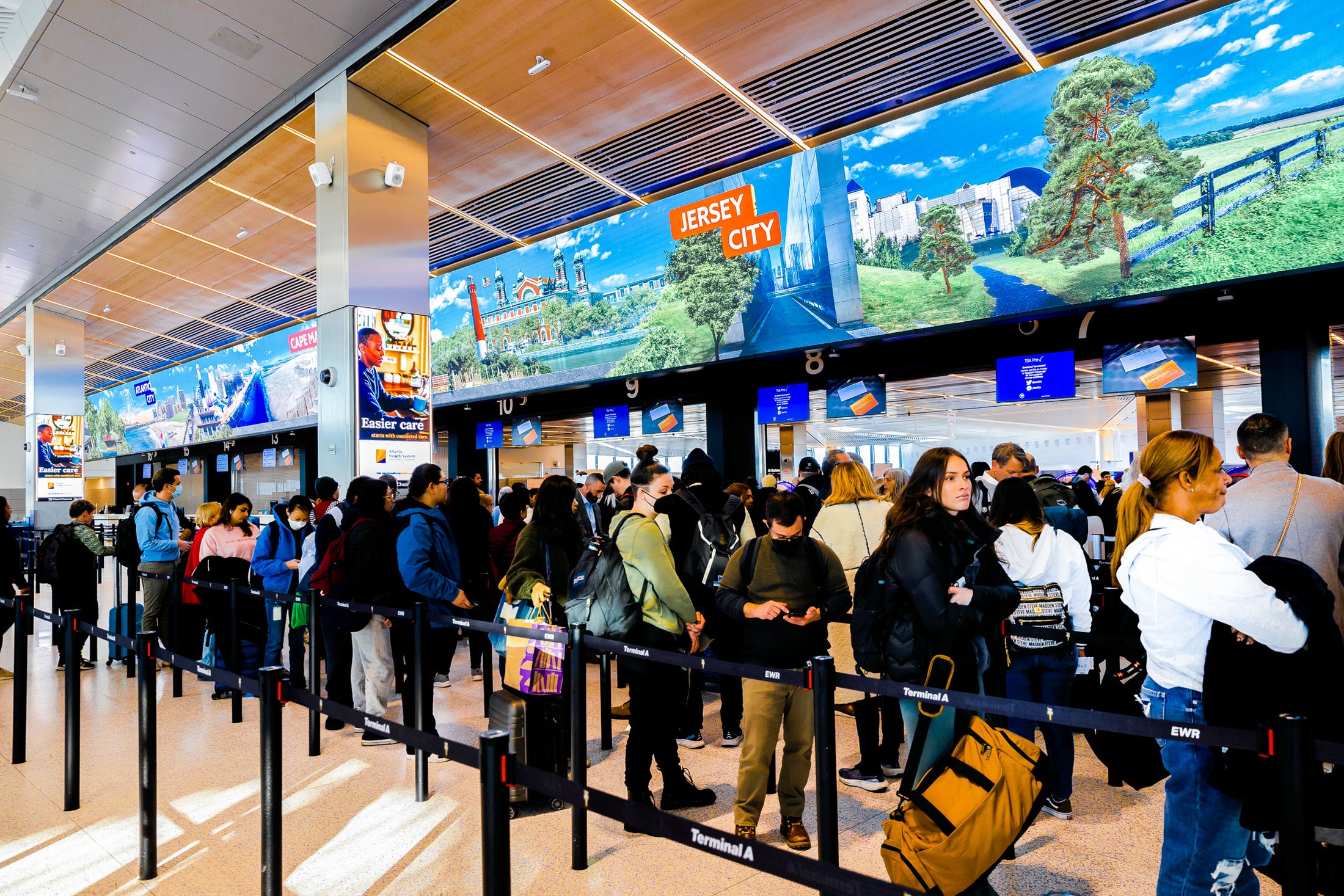 Newark Liberty International Airport | Moment Factory