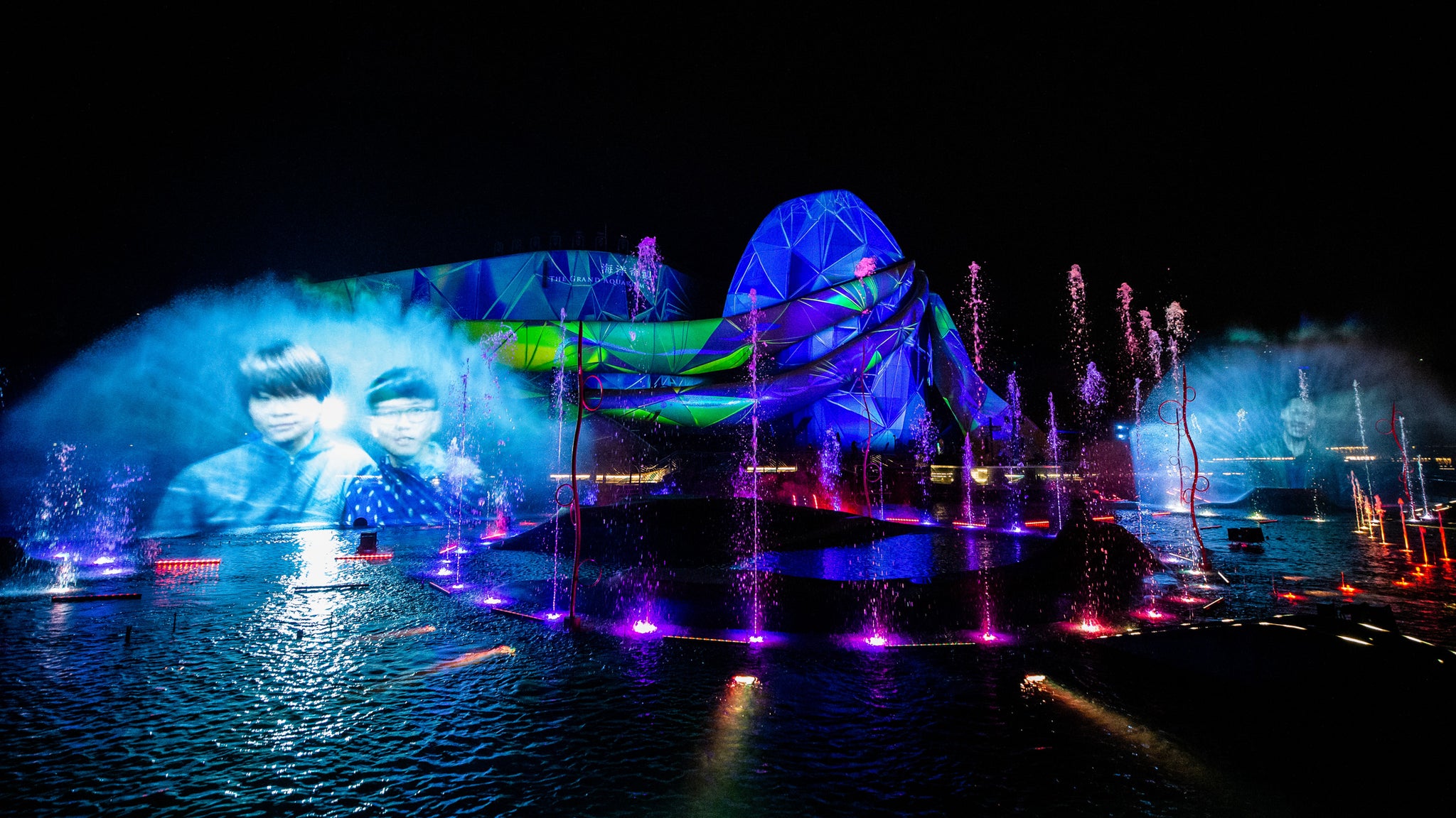 Visons of Hong Kong at Ocean Park | Moment Factory