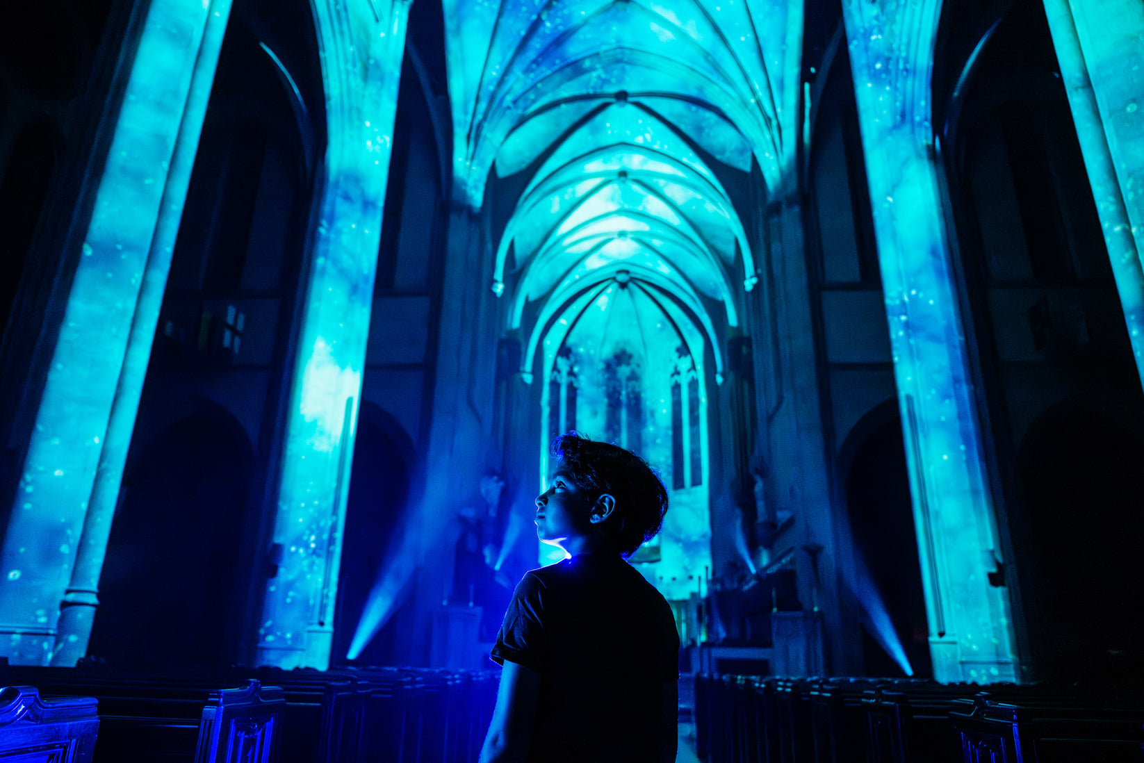 AURA Grace Cathedral – Moment Factory