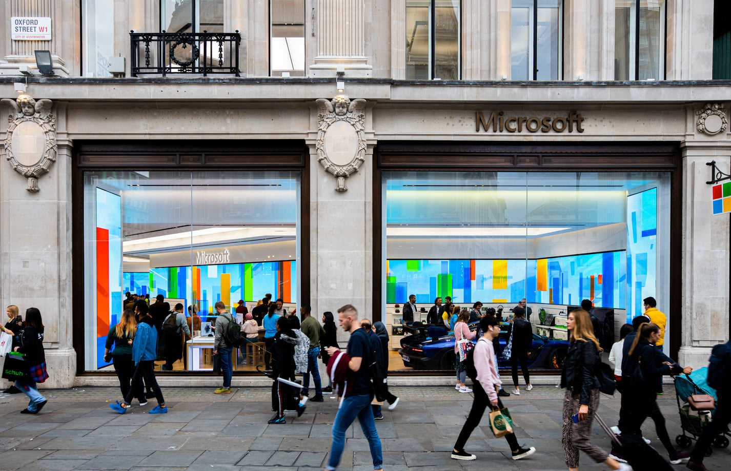 Microsoft Flagship Store in London | Moment Factory