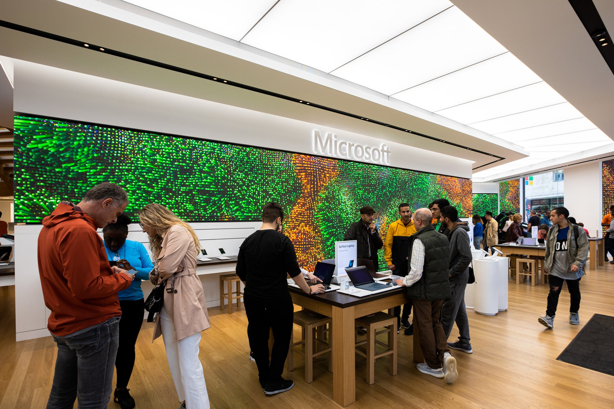 Microsoft Flagship Store in London | Moment Factory