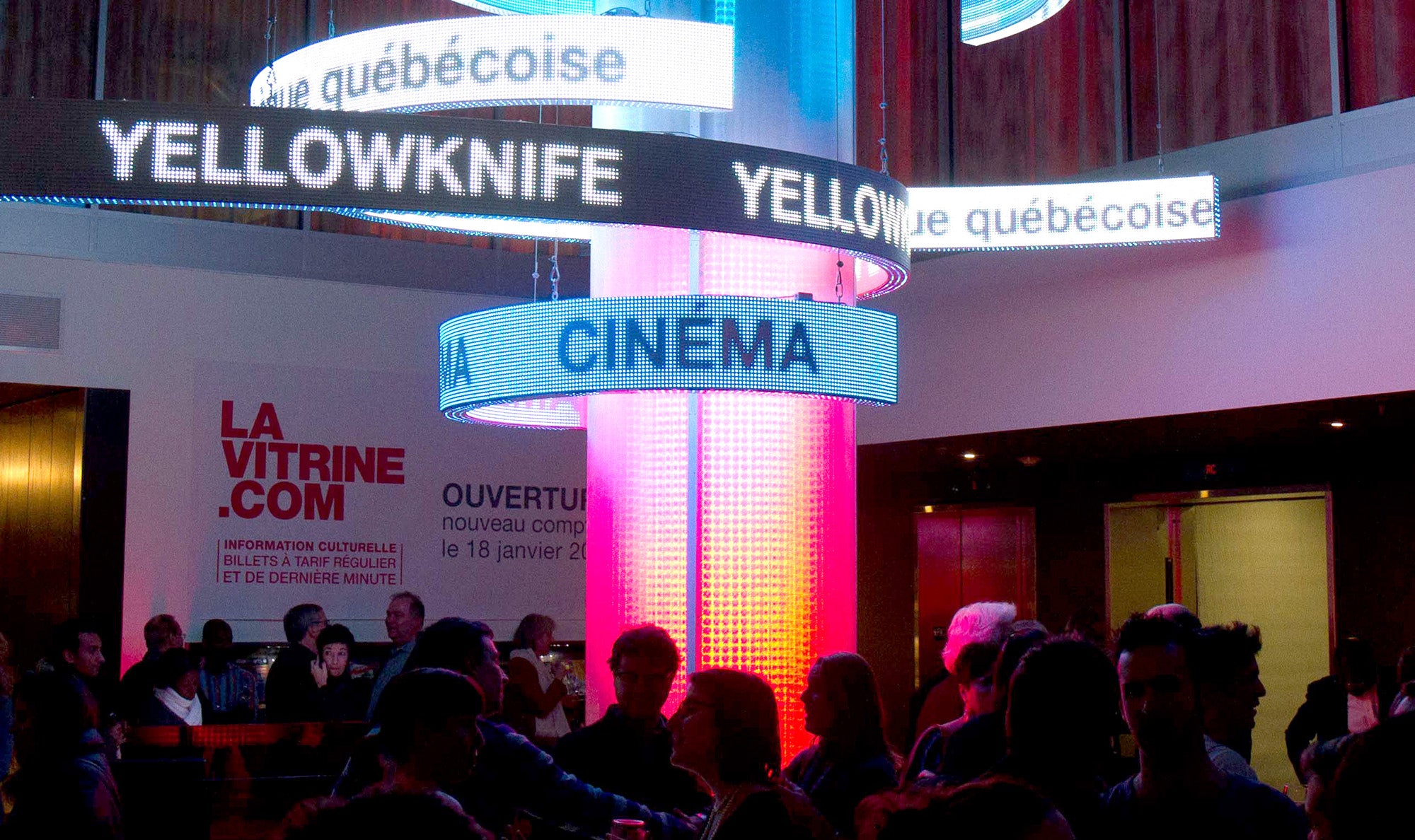 Media facade, la Vitrine | Moment Factory